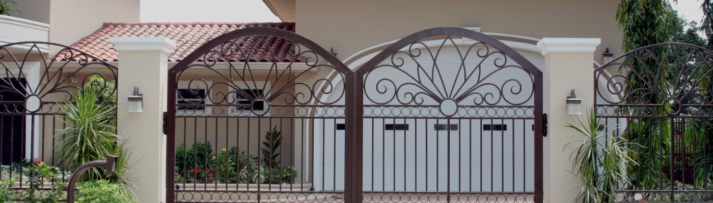 JB Fence and Decks Installs Automatic Gates in Hattiesburg, MS 39401